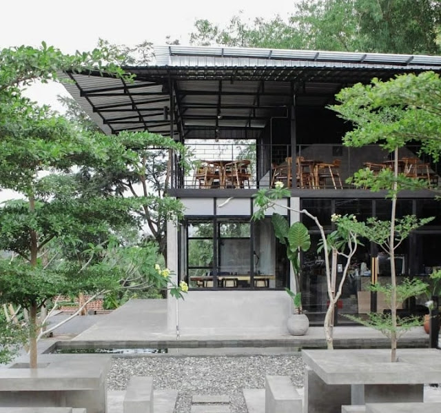 Pesona Bersua At The Heights, Coffee Shop Minimalis di Semarang ...